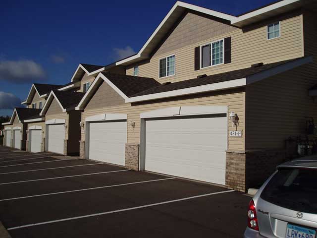 Communities - Pondview Townhomes